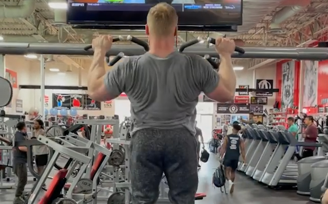 Kyle Tiger Kirvay【背部训练】26岁的小伙子，引体向上_哔哩哔哩_bilibili