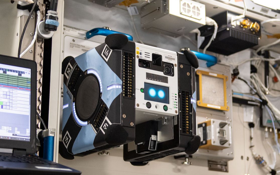 NASA的Astrobee机器人在国际空间站实现首次自主飞行_哔哩哔哩_bilibili