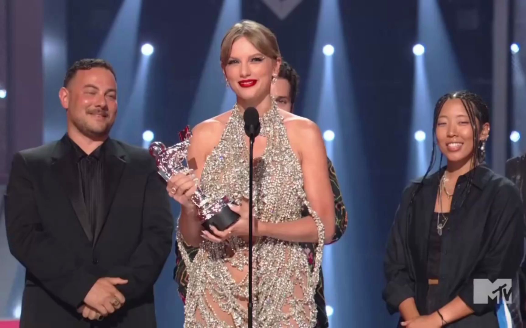 【Taylor Swift】VAM获奖现场，还有新专辑预告！！！_哔哩哔哩_bilibili