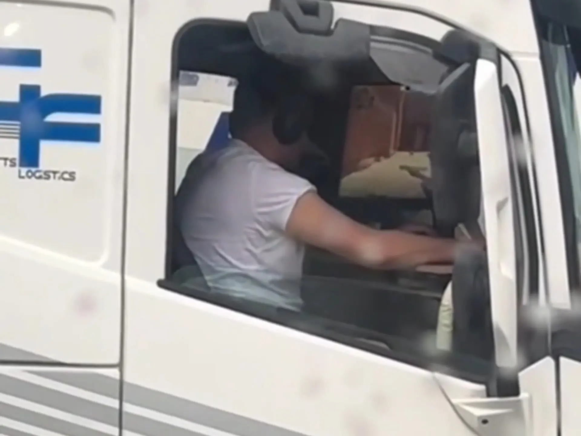 喜欢打cs是拦不住的_哔哩哔哩_bilibili