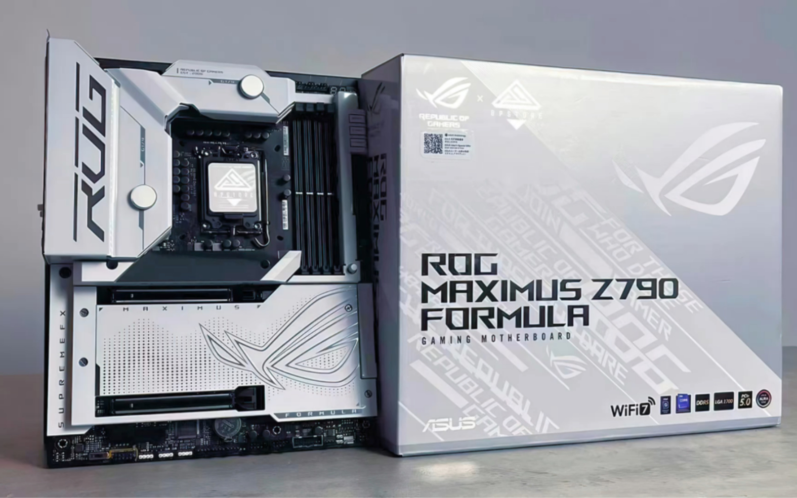 ROG Maximus Z790 Formula Gaming Motherboard First Look - 视频下载 Video ...