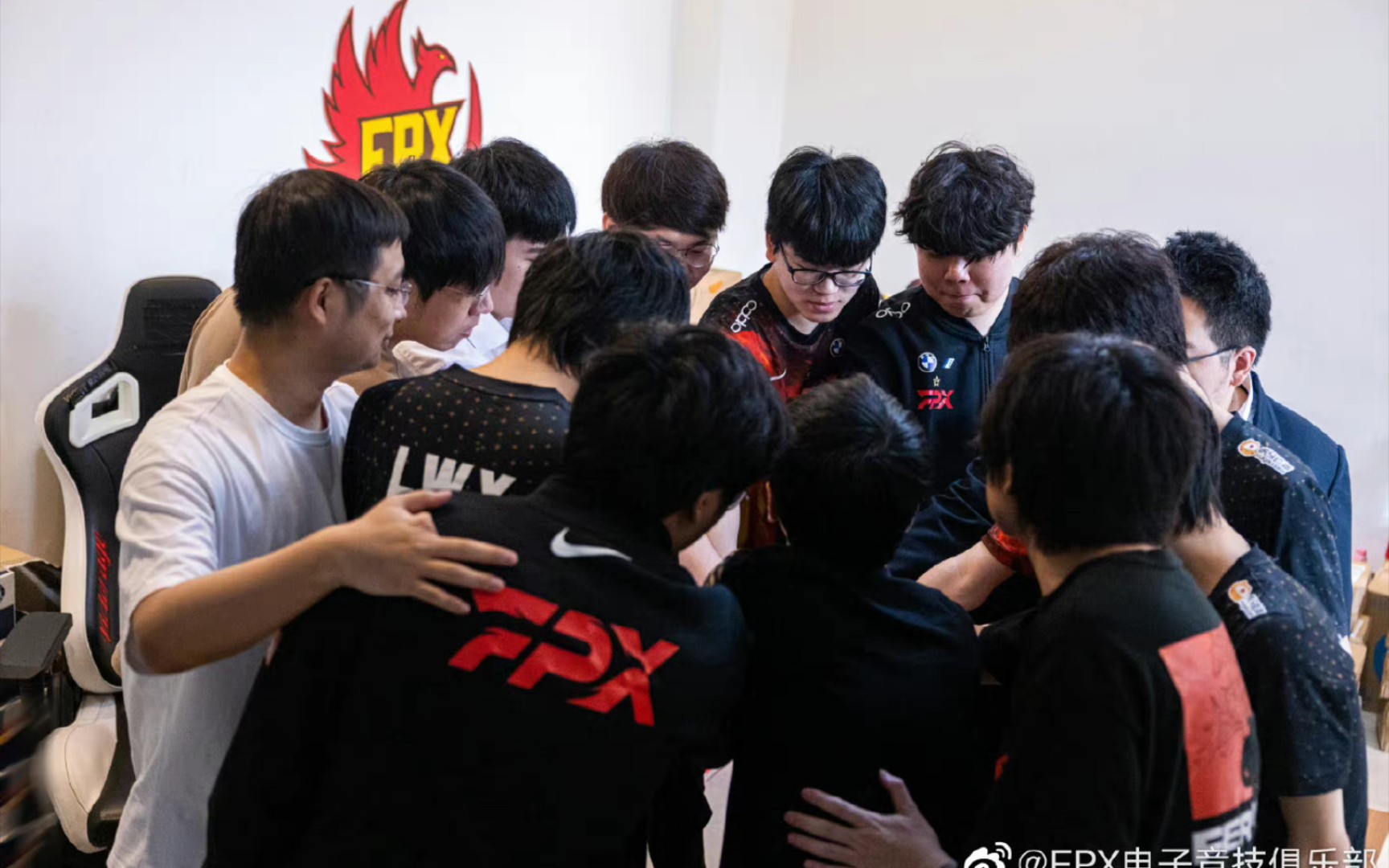 FPX拿下夏季赛首胜