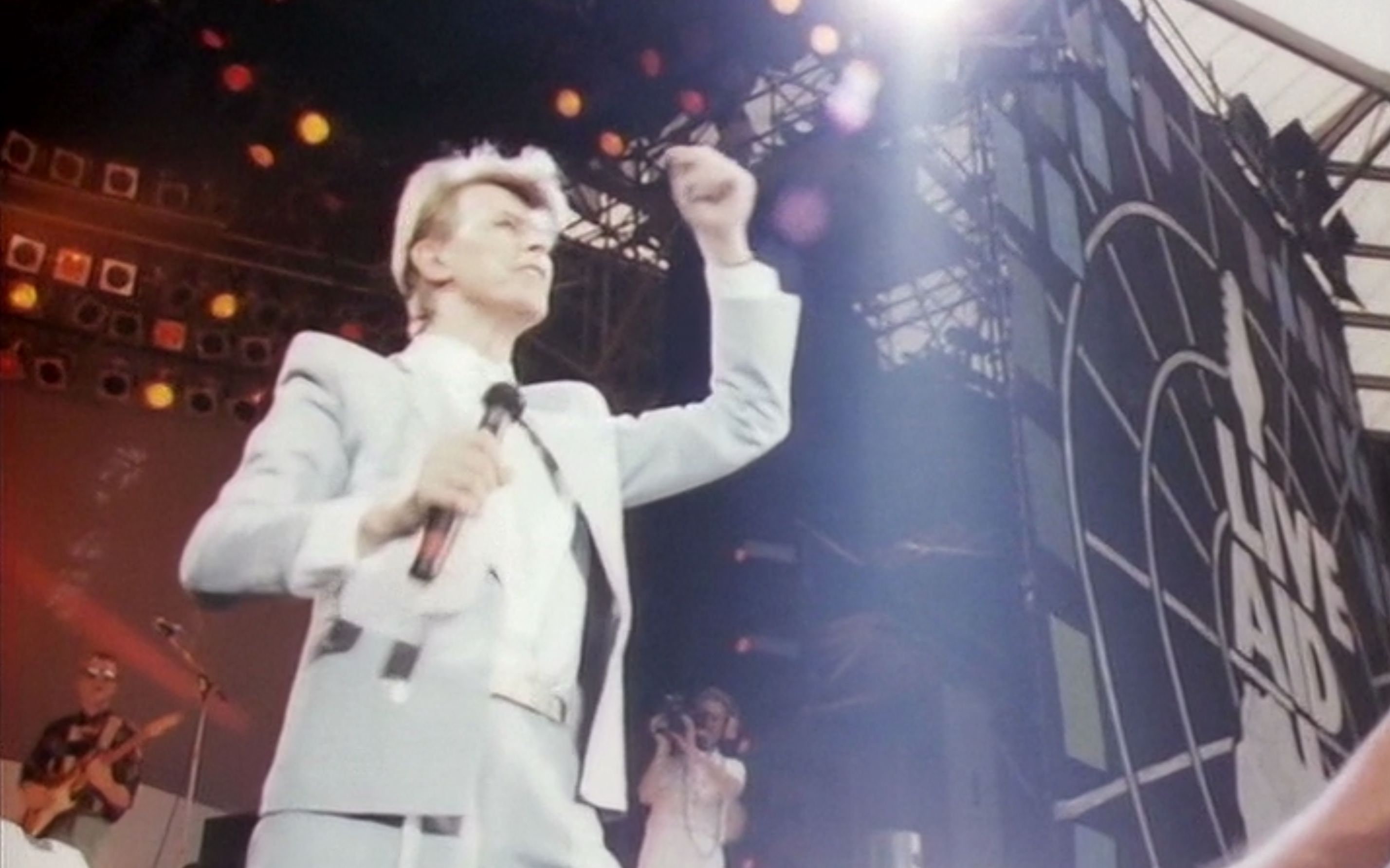 David Bowie - Heroes (Live Aid 1985) 多机位混剪_哔哩哔哩_bilibili