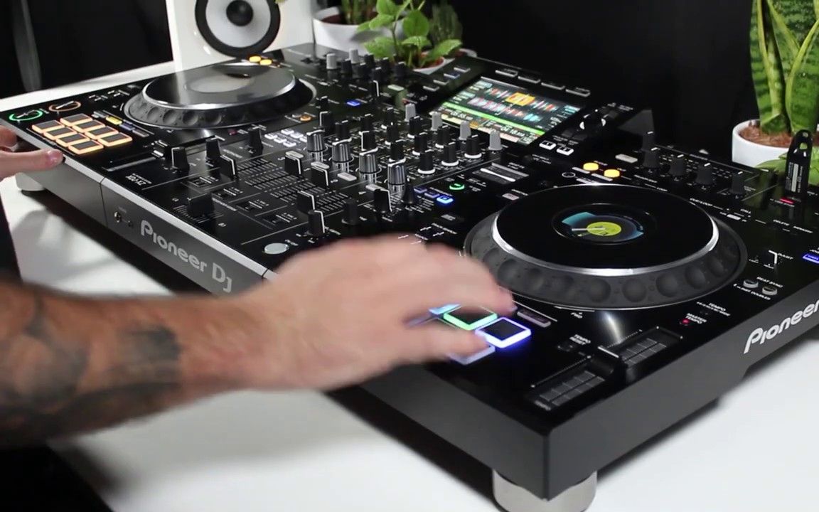 先锋DJ最新设备！XDJ-XZ上机开箱功能介绍及操作演示._哔哩哔哩_bilibili