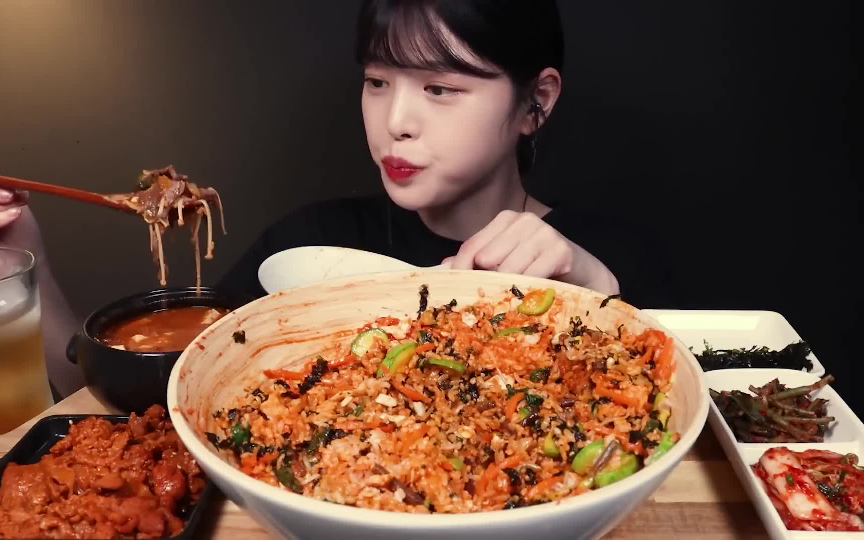 【Boki 字幕版】超大拌饭搭配香辣猪肉家常菜吃播-隐居在温哥华-隐居在温哥华-哔哩哔哩视频