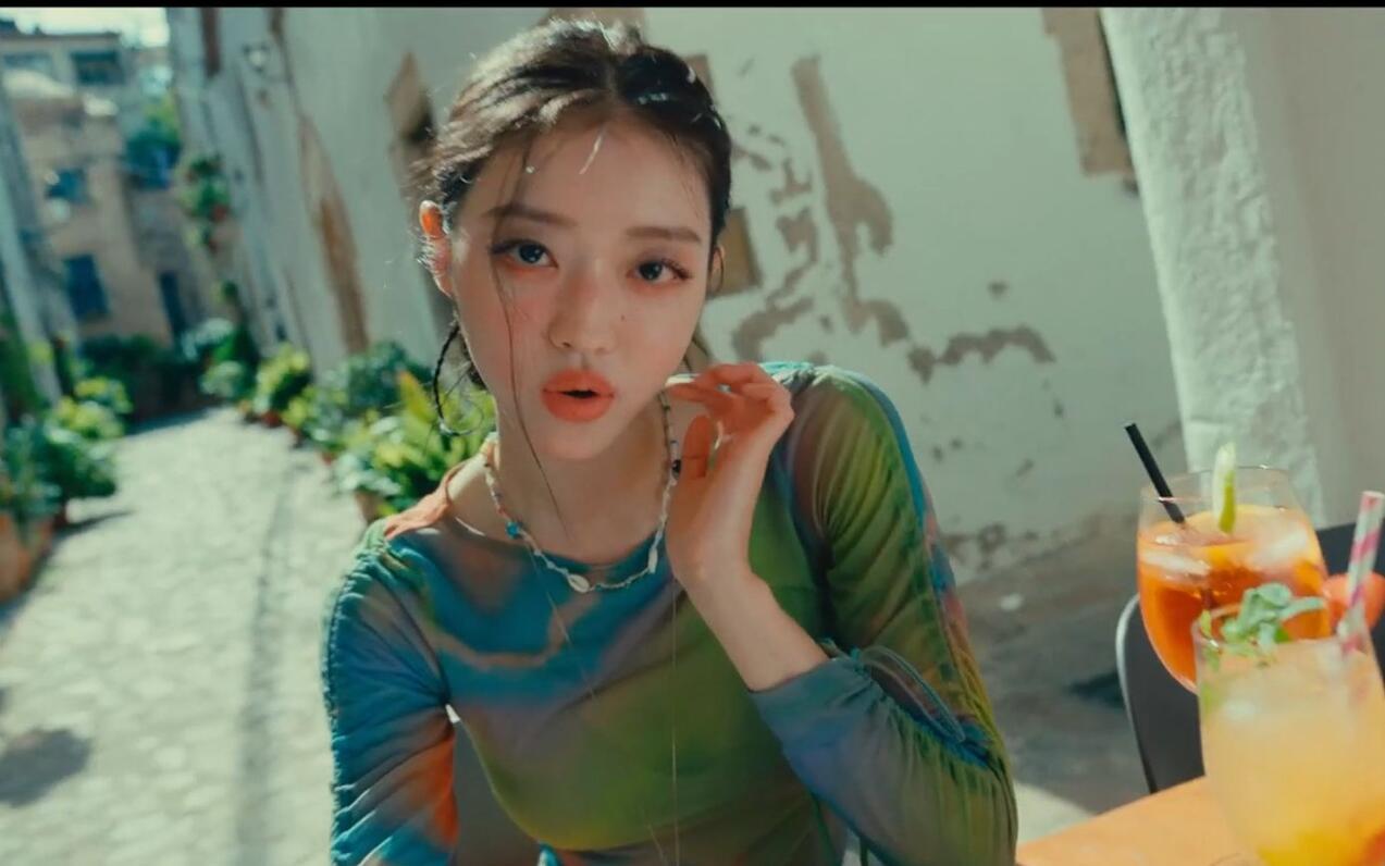 刘是我YooA回归先行曲Lay Low MV公开 - 哔哩哔哩